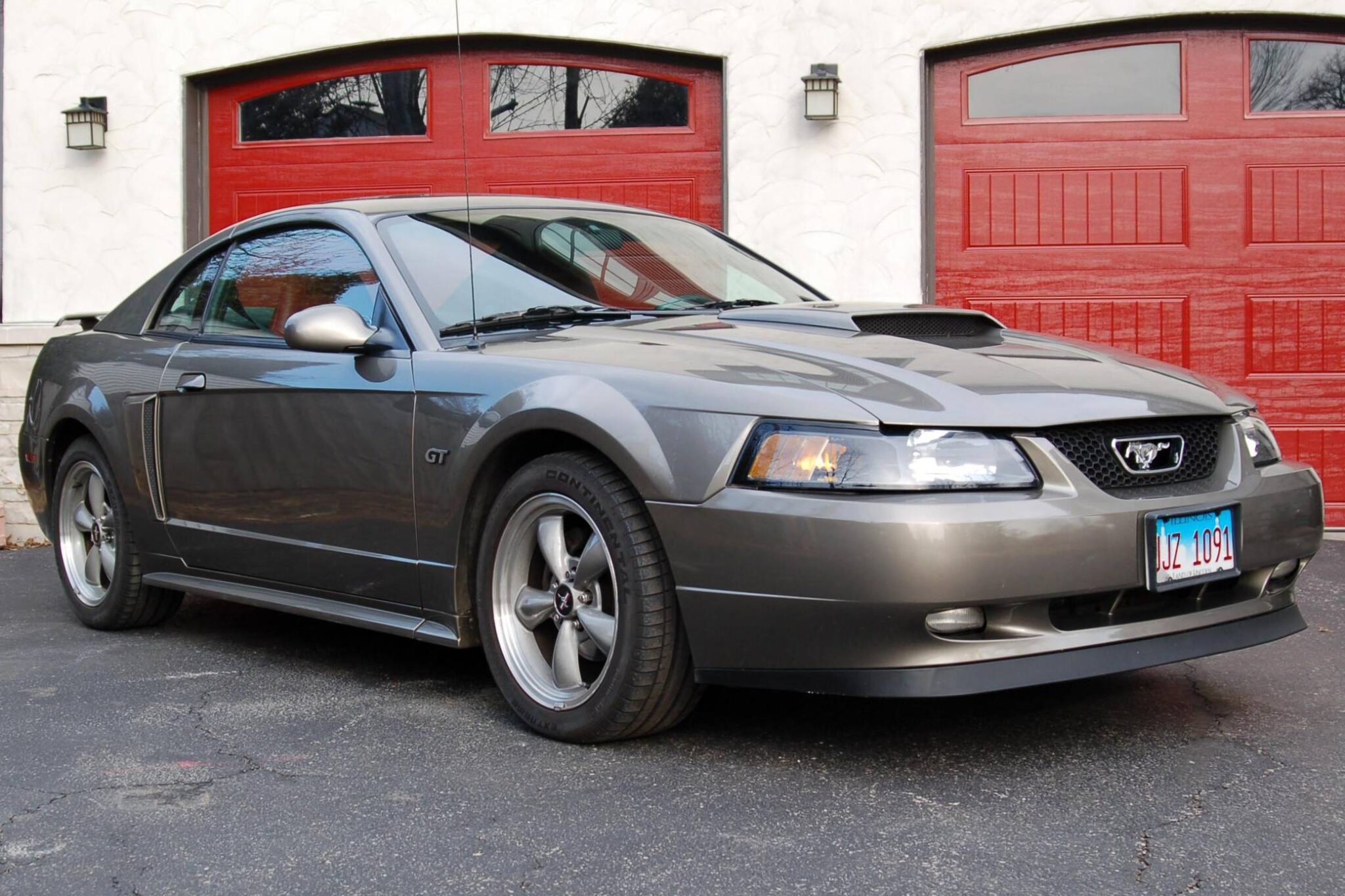 02 Ford Mustang GT: Unleashing Road beasts - Ford Fast